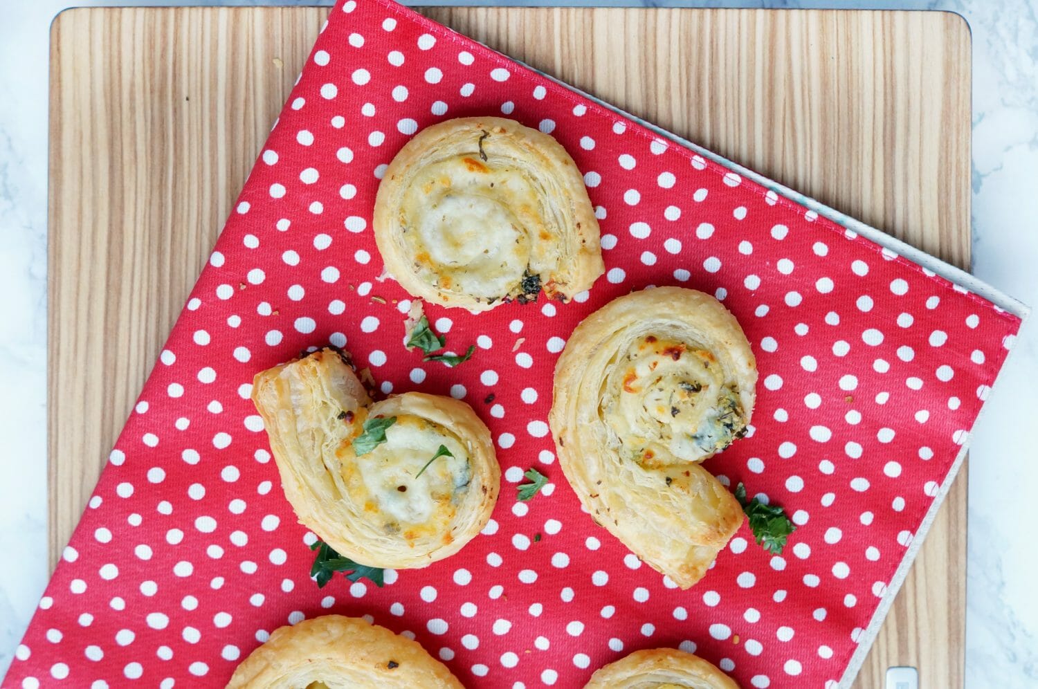Cheesy Garlic Butter Rolls: Easy and Delicious, Must-Try Recipe
