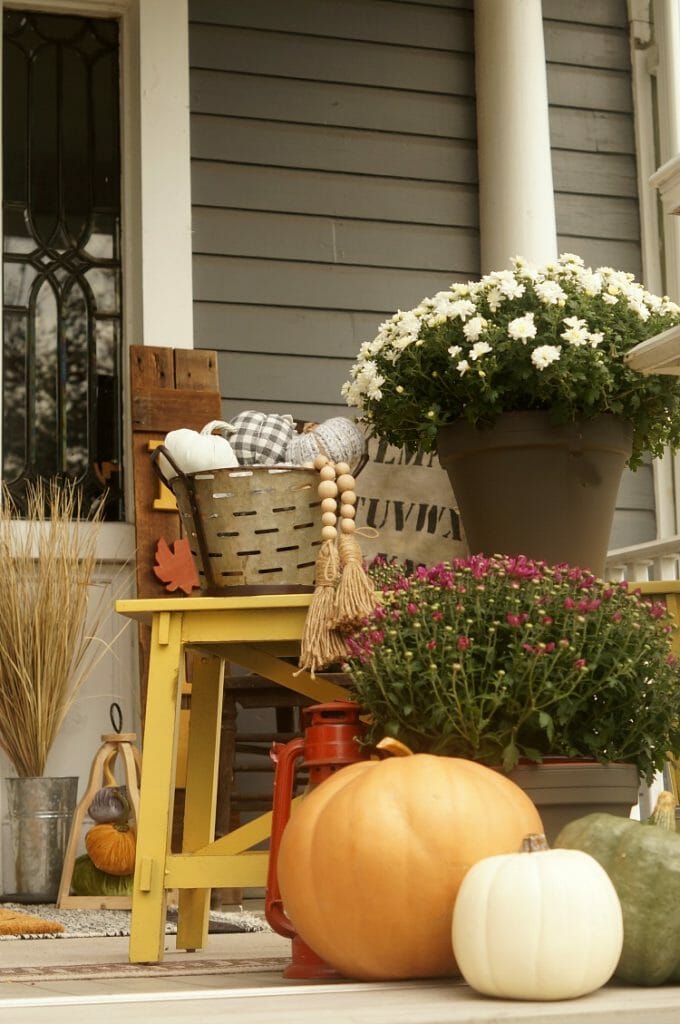 Easy Fall Front Porch Decor Ideas that is Budget Friendly