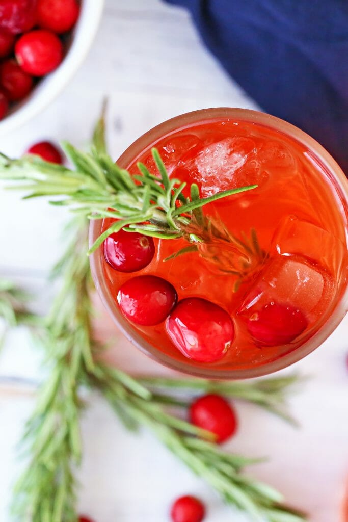 Delicious and Refreshing Apple Cranberry Spritzer Recipe