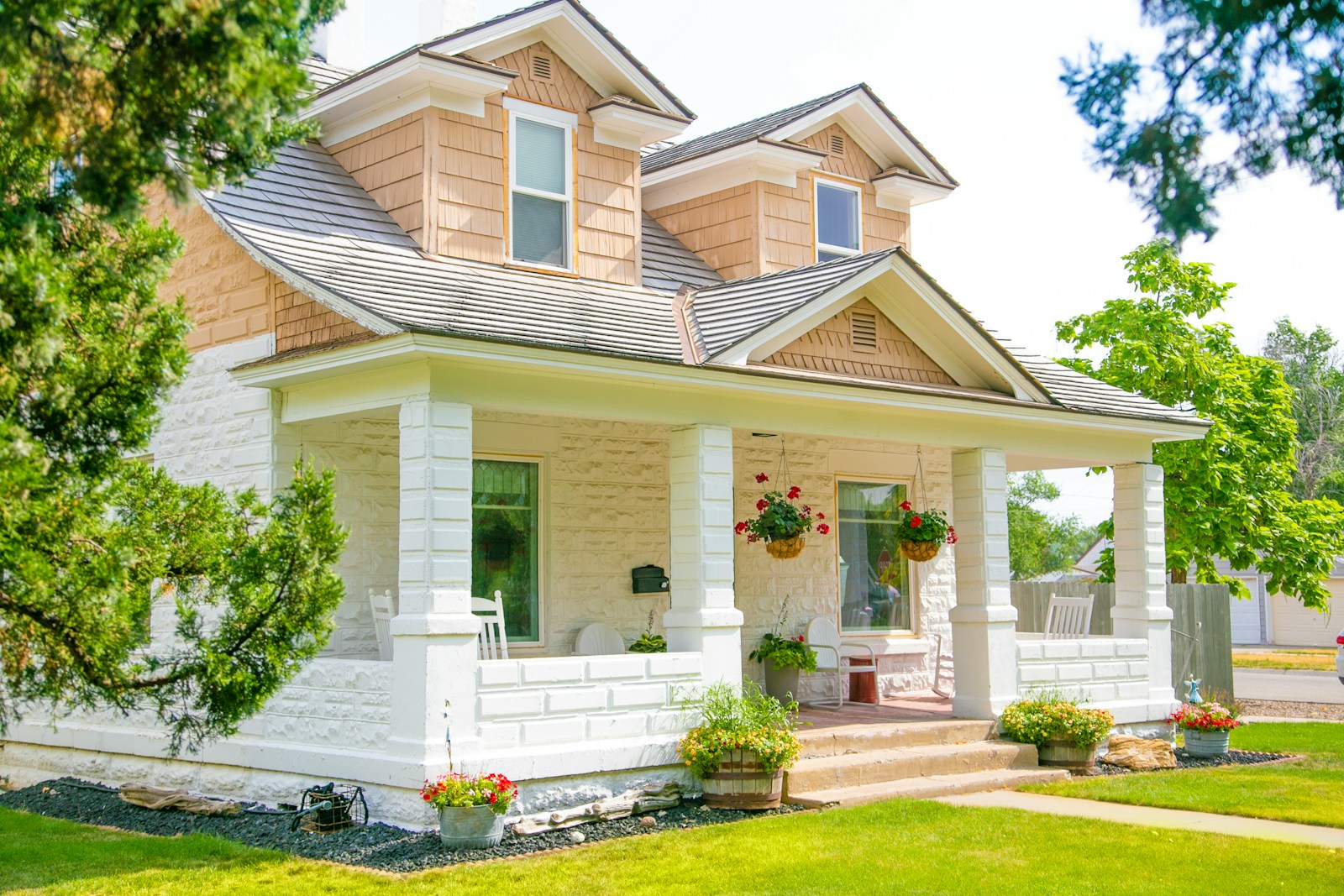 Choosing Home Siding: Factors to Consider for a Stronger Home
